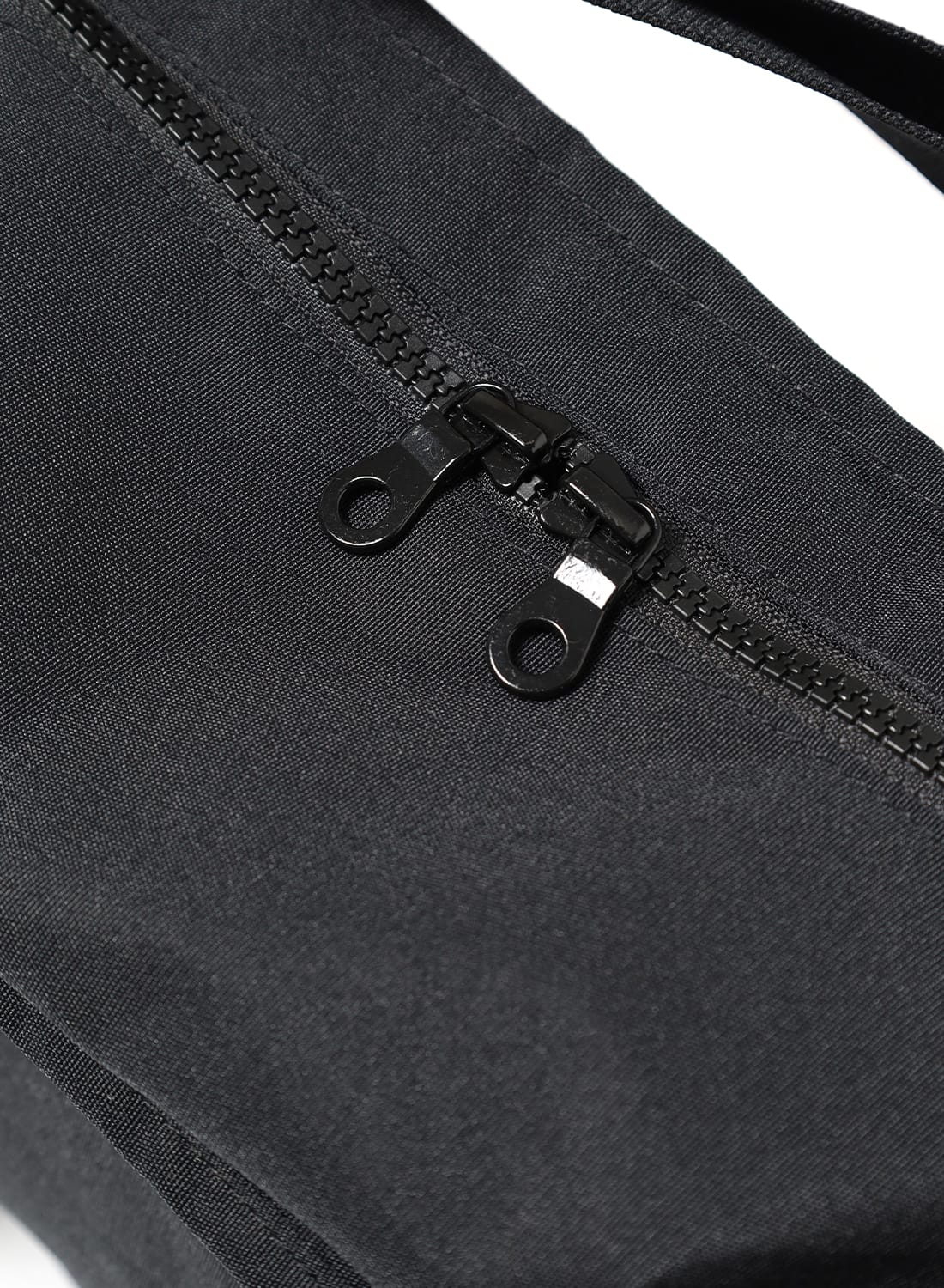 KARRI AMIACALVA(カリ アミアカルヴァ)/MESSENGER(メッセンジャー)/メッセンジャーバッグ 軽量バッグ ショルダーバッグ 通勤